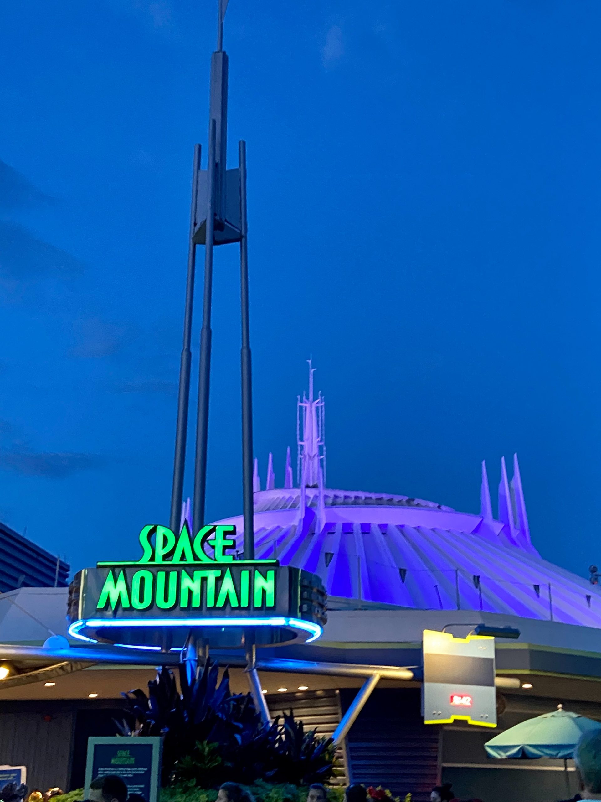 Guide to Visiting Magic Kingdom Theme Park | One Day Itinerary for ...