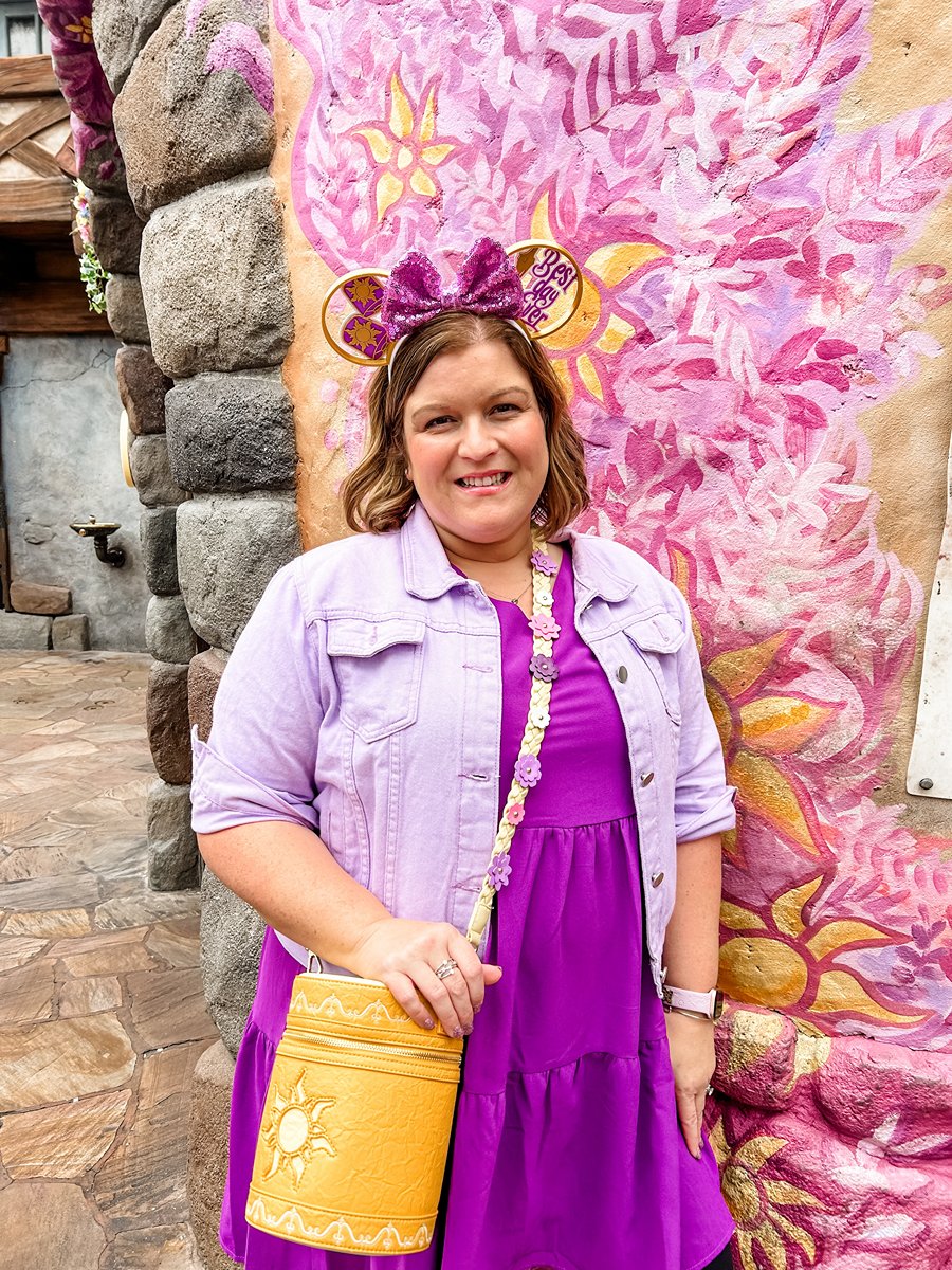 Easy Disneybound Outfit Ideas for Moms - Moms with Mouse Ears