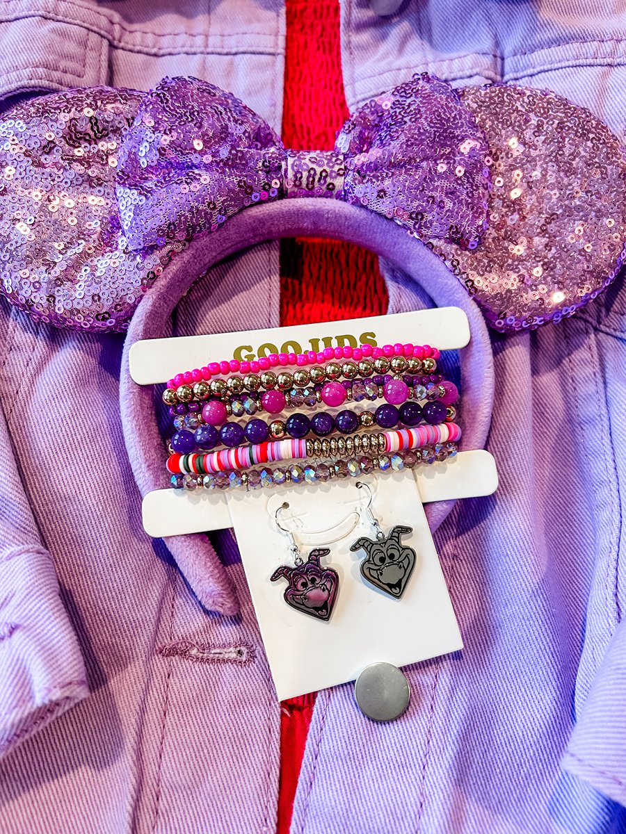 Cute Outfit Ideas to Wear at EPCOT | Disney Outfits - Moms with Mouse Ears