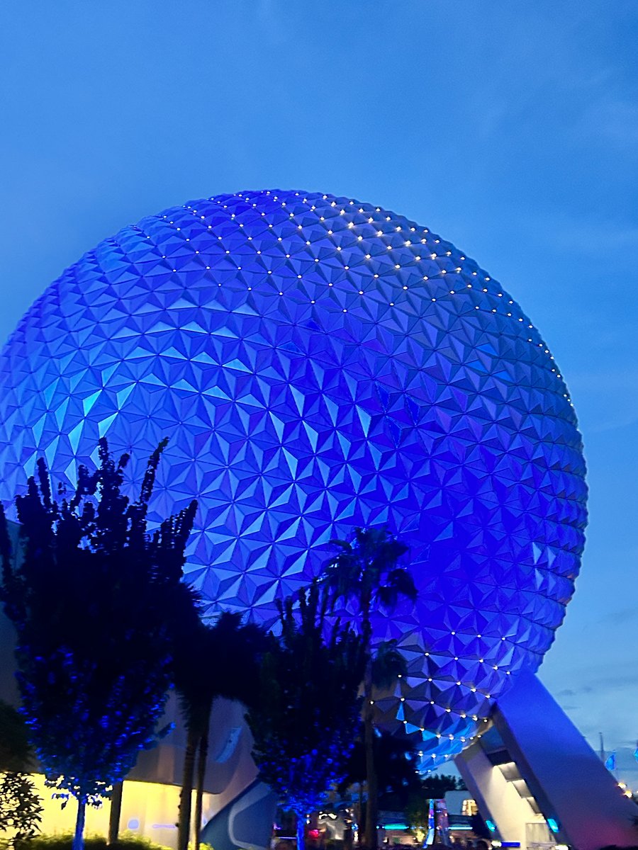 Best Snacks at EPCOT | Must-Try Treats from Around the World - Moms ...